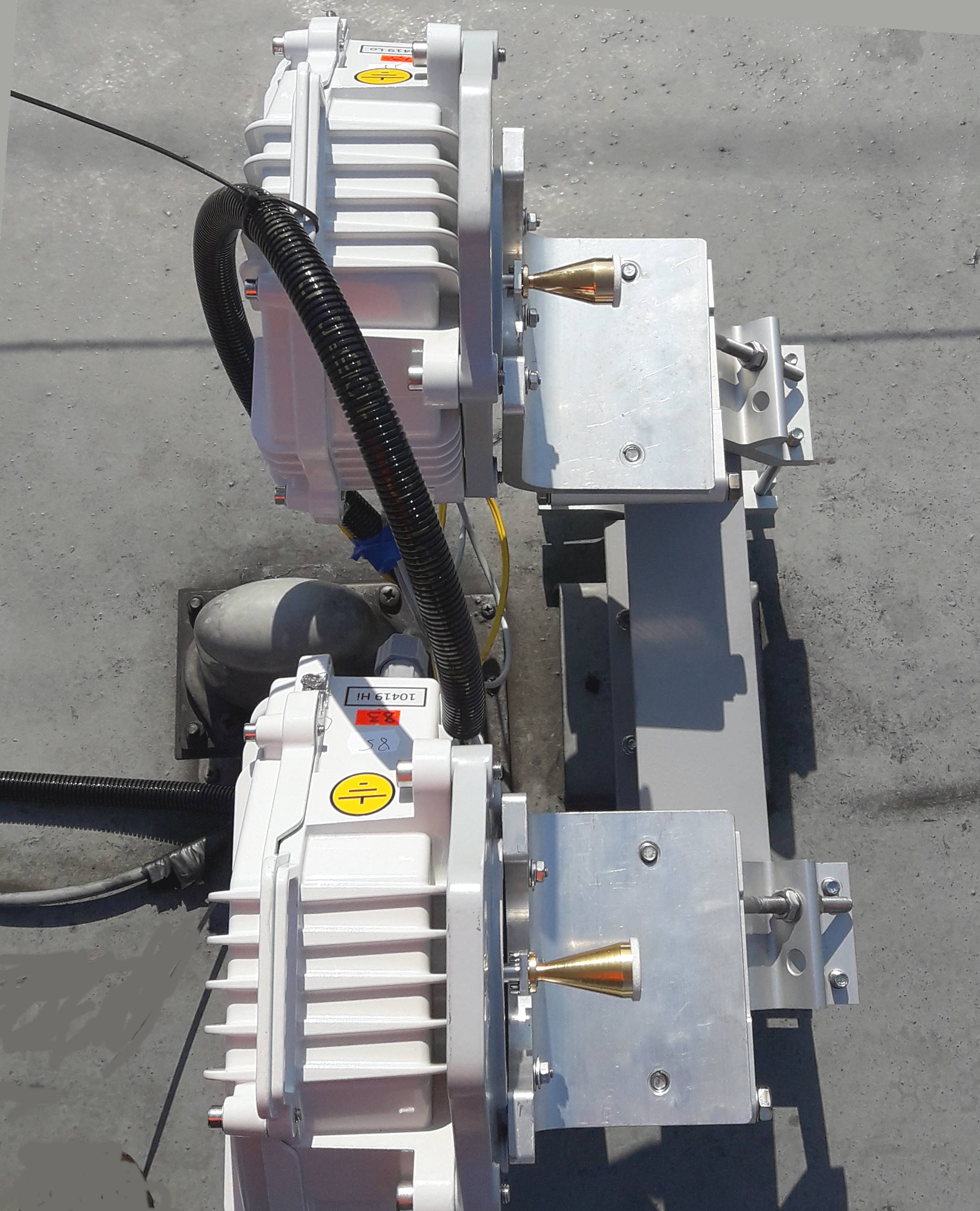 E-band 10 Gbps PPC-10G-Rail Radio for Train-to-Ground Communication ...